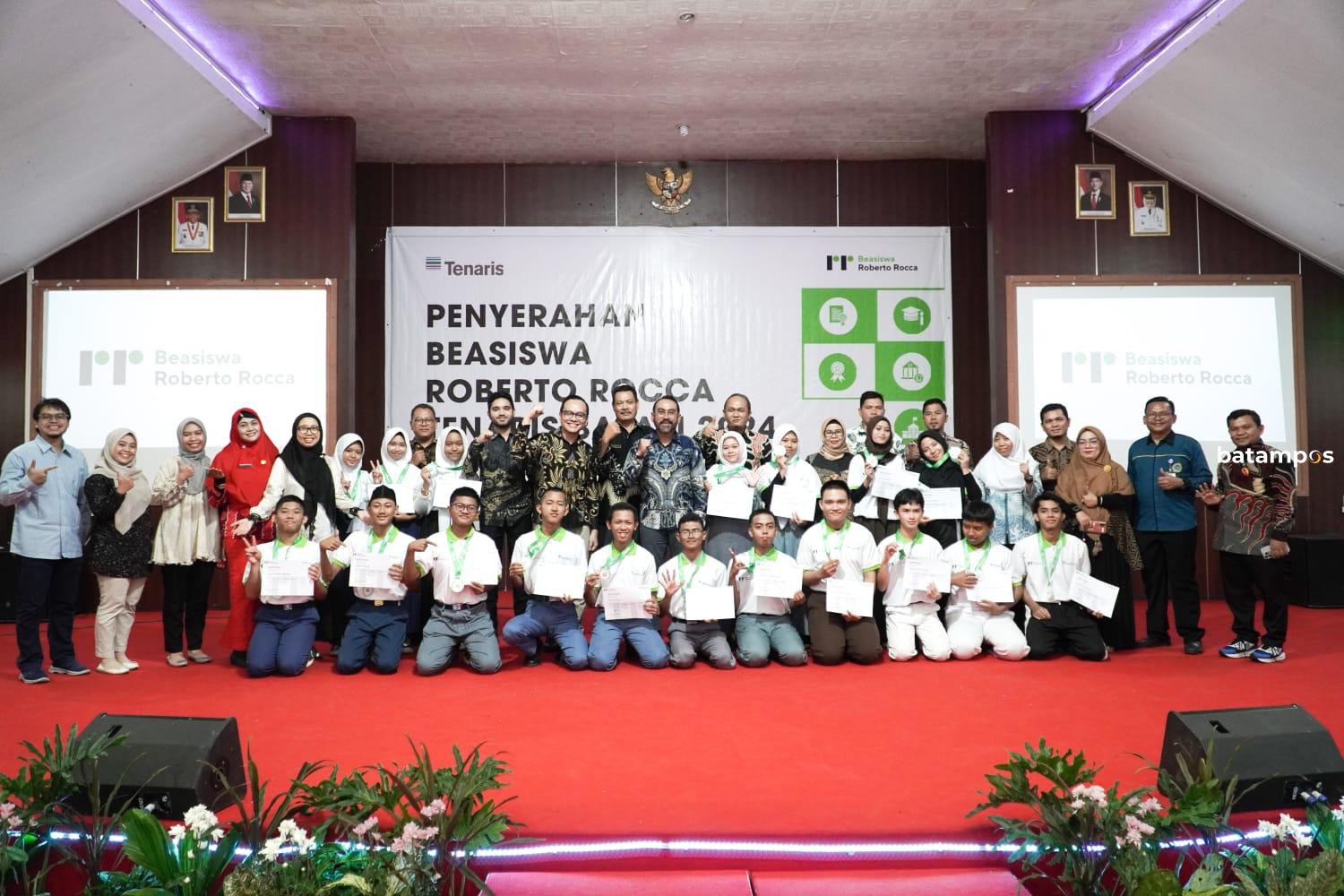 Tenaris Batam Kembali Serahkan Beasiswa Roberto Rocca untuk 180 Siswa ...