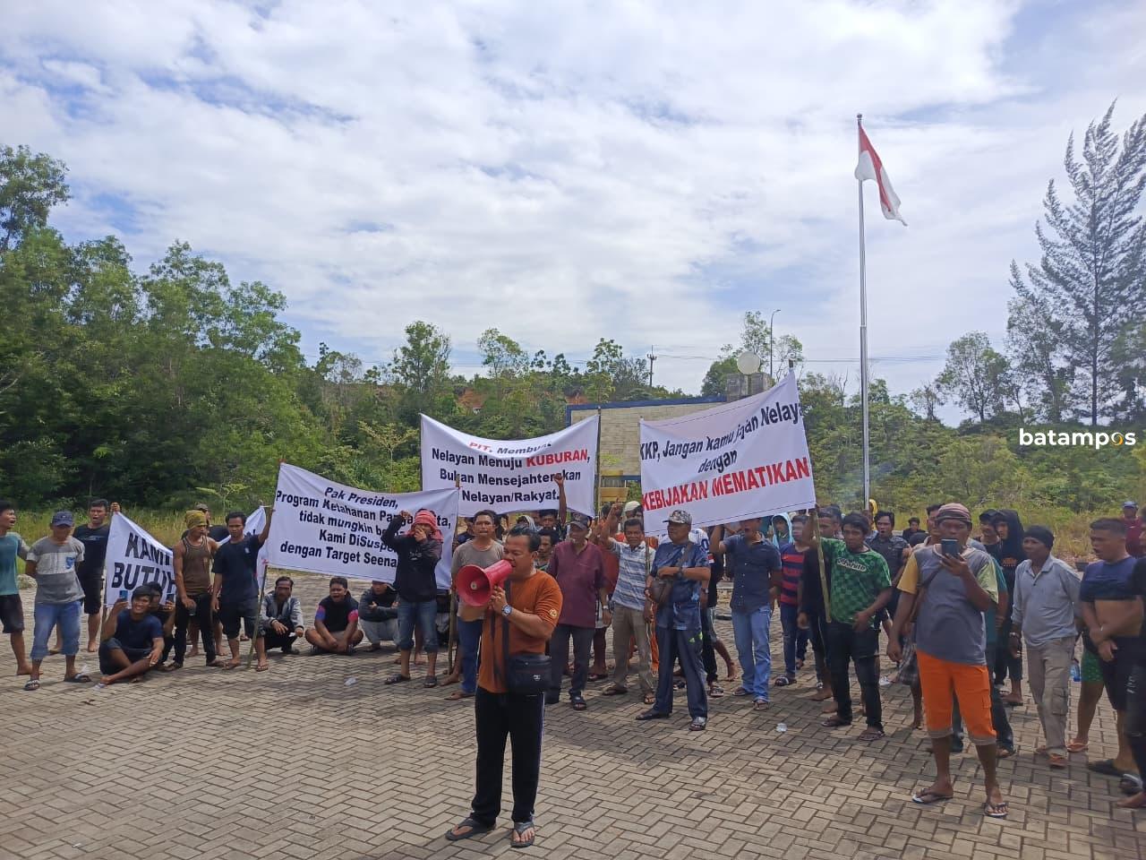 Kuota Tangkap Jadi Penghalang, Ratusan Nelayan Barelang Unjuk Rasa di ...