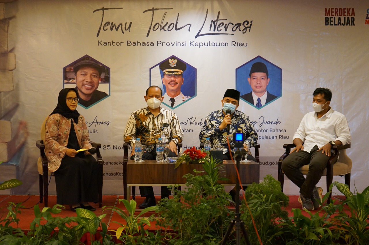 Temu Tokoh Literasi, Benny Arnas Berbagi Tips - Metropolis