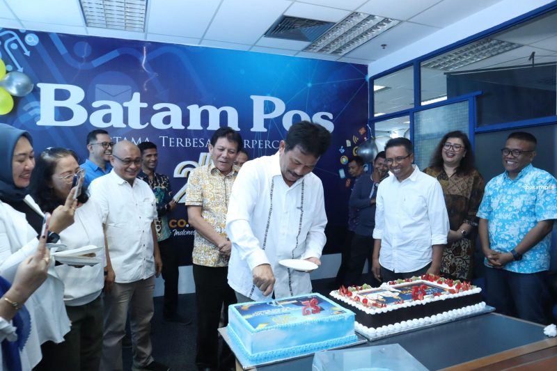 Hadiri HUT Batam Pos, Rudi: Ayo Berikan Kritik, Awasi Pekerjaan ...