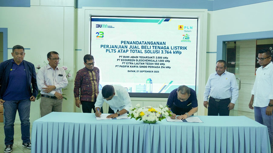 PT PLN Batam Suplai Listrik Hijau 3.764 KWp ke Industri di Batam ...